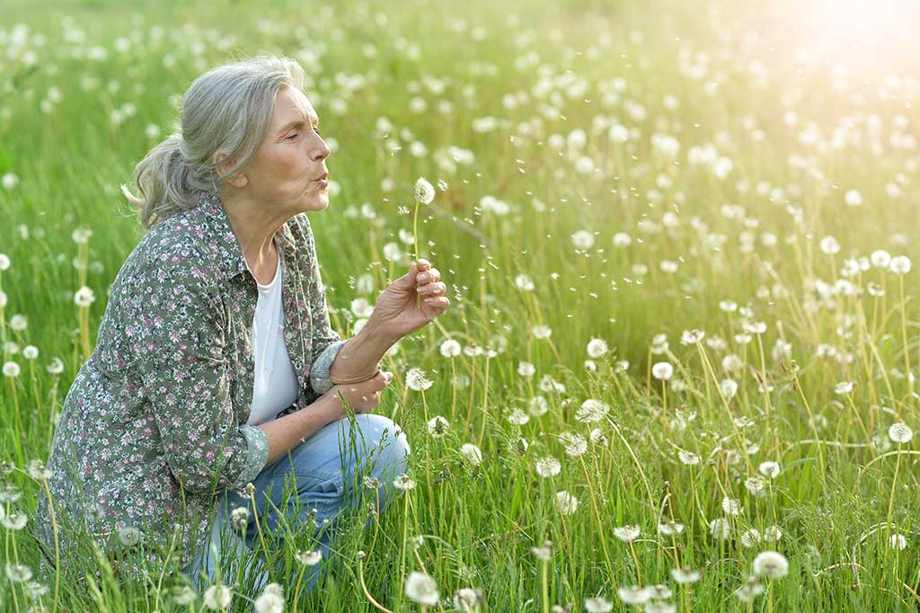 Spring Outdoor Activities For Seniors - Discovery Village