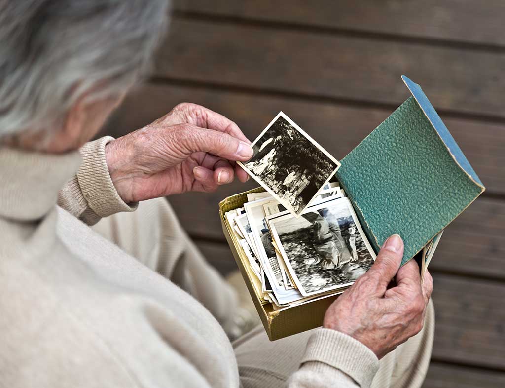 Dementia Vs. Alzheimer's Disease: Key Differences - Discovery Village