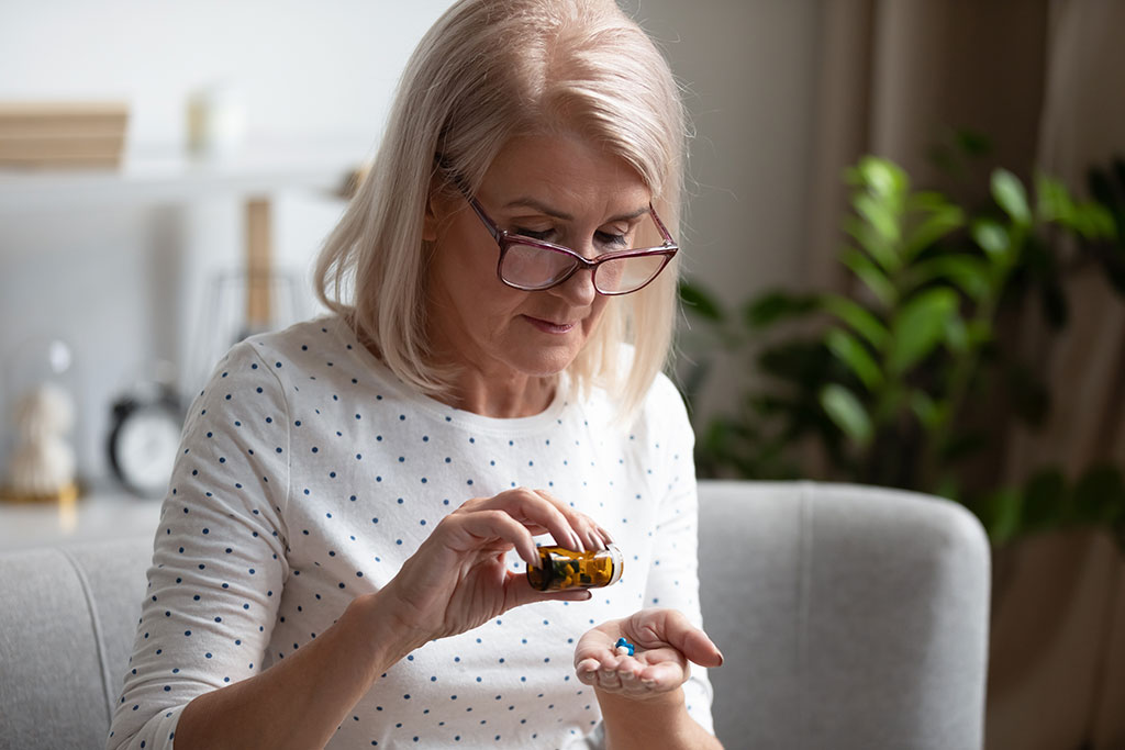 Medication Management Tips For Seniors - Discovery Village
