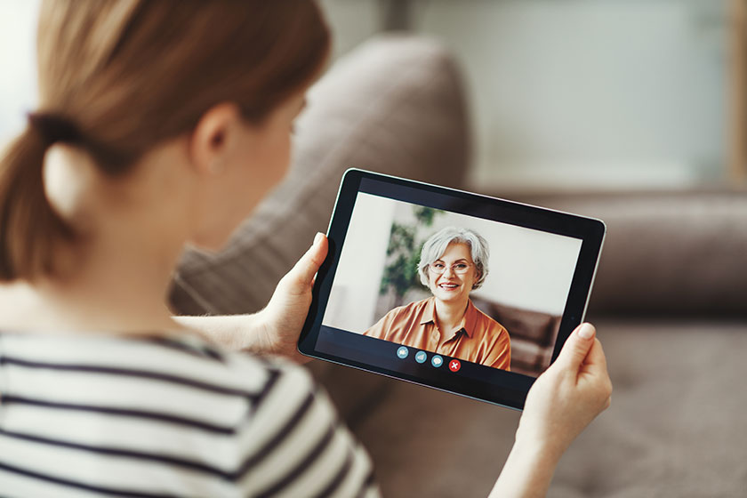 How To Be A Long Distance Caregiver For Your Aging Parent In An ...