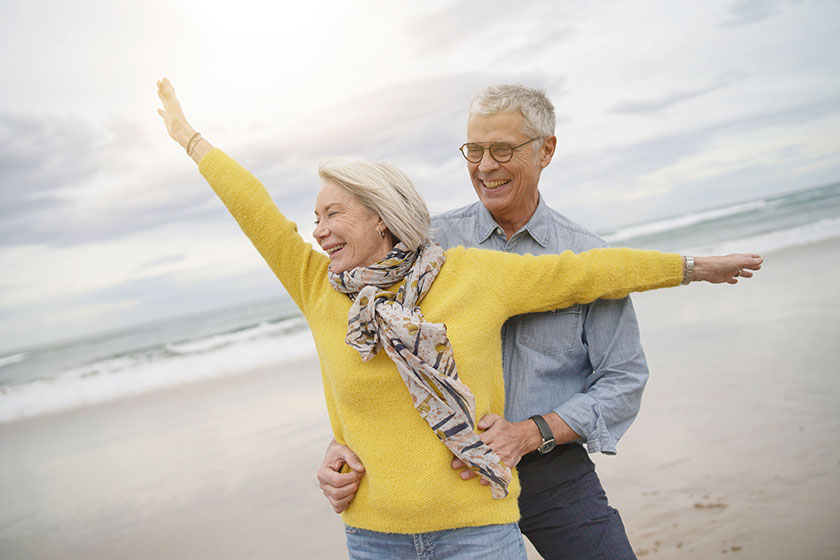 Retire In Sarasota, FL: 5 Benefits Of Beach Living For 55+ Communities ...