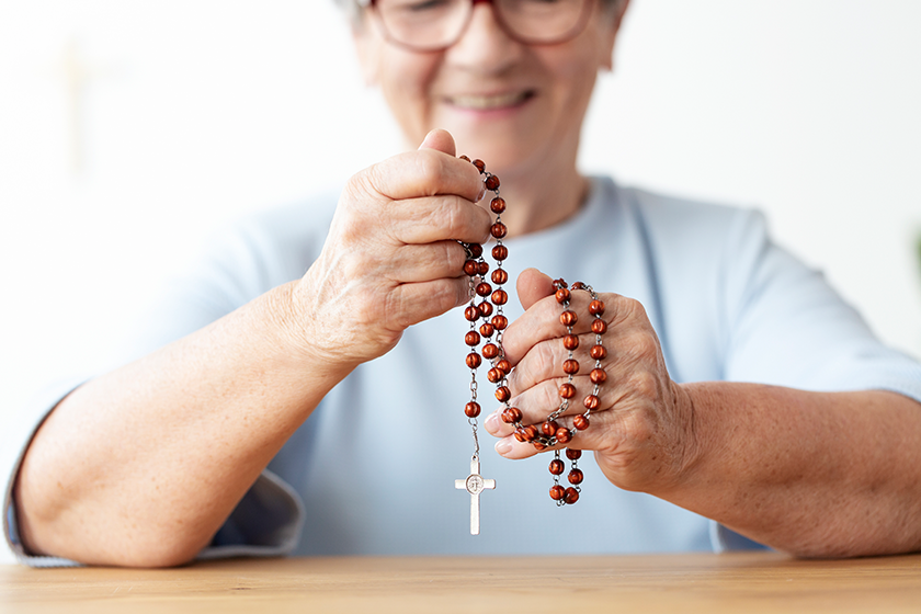 How Spiritual Care Helps Seniors Find Peace Of Mind After Retirement ...