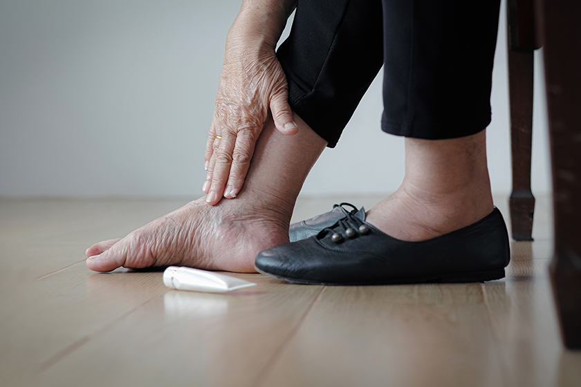 Maintaining Your Foot And Ankle As You Age: 5 Best Exercises To Try ...