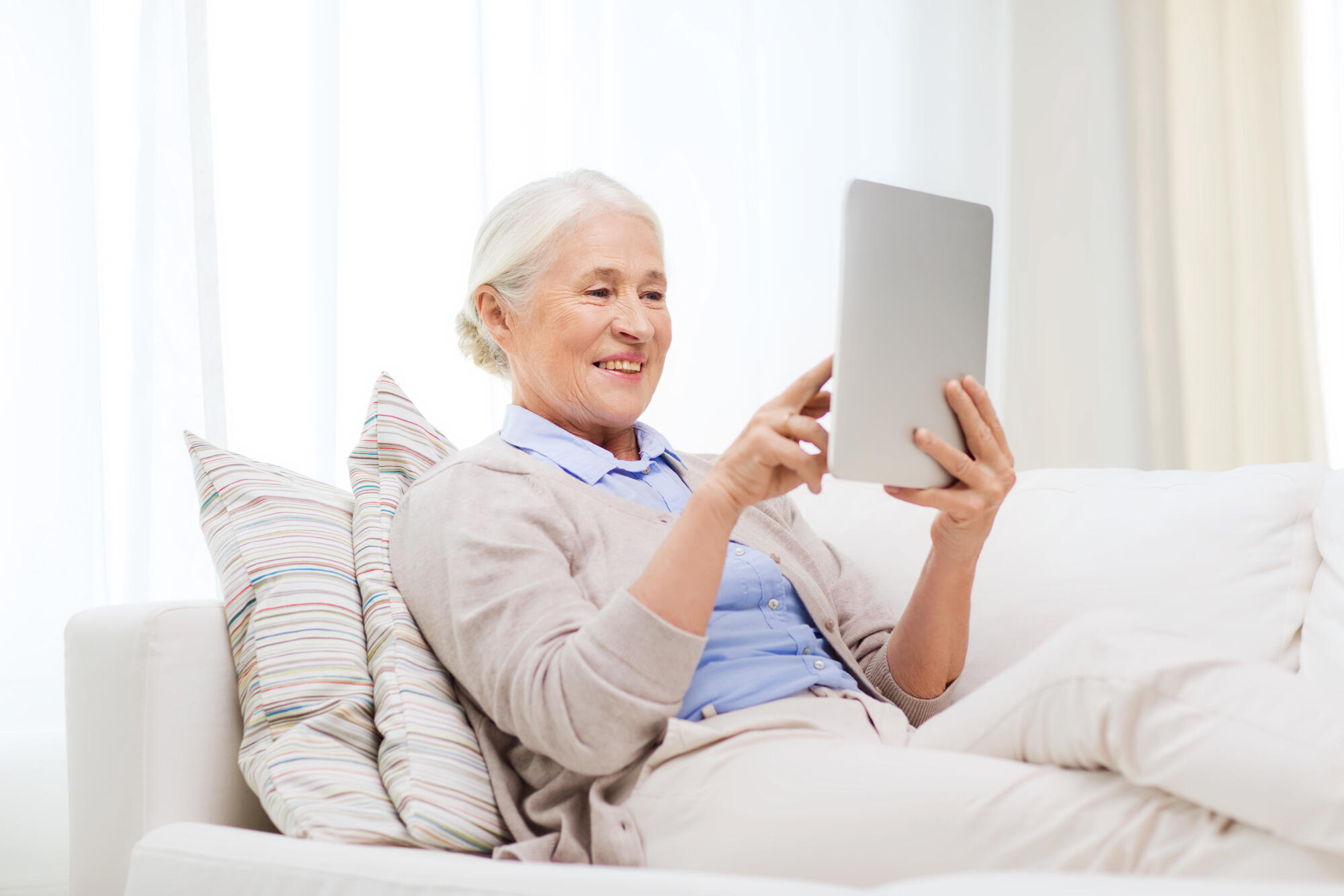 Digital Communication Tools Enhance Senior Social Life
